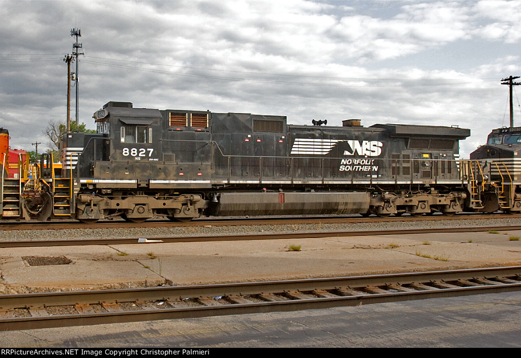 NS 8827 on BNSF H-BARKCK1-11